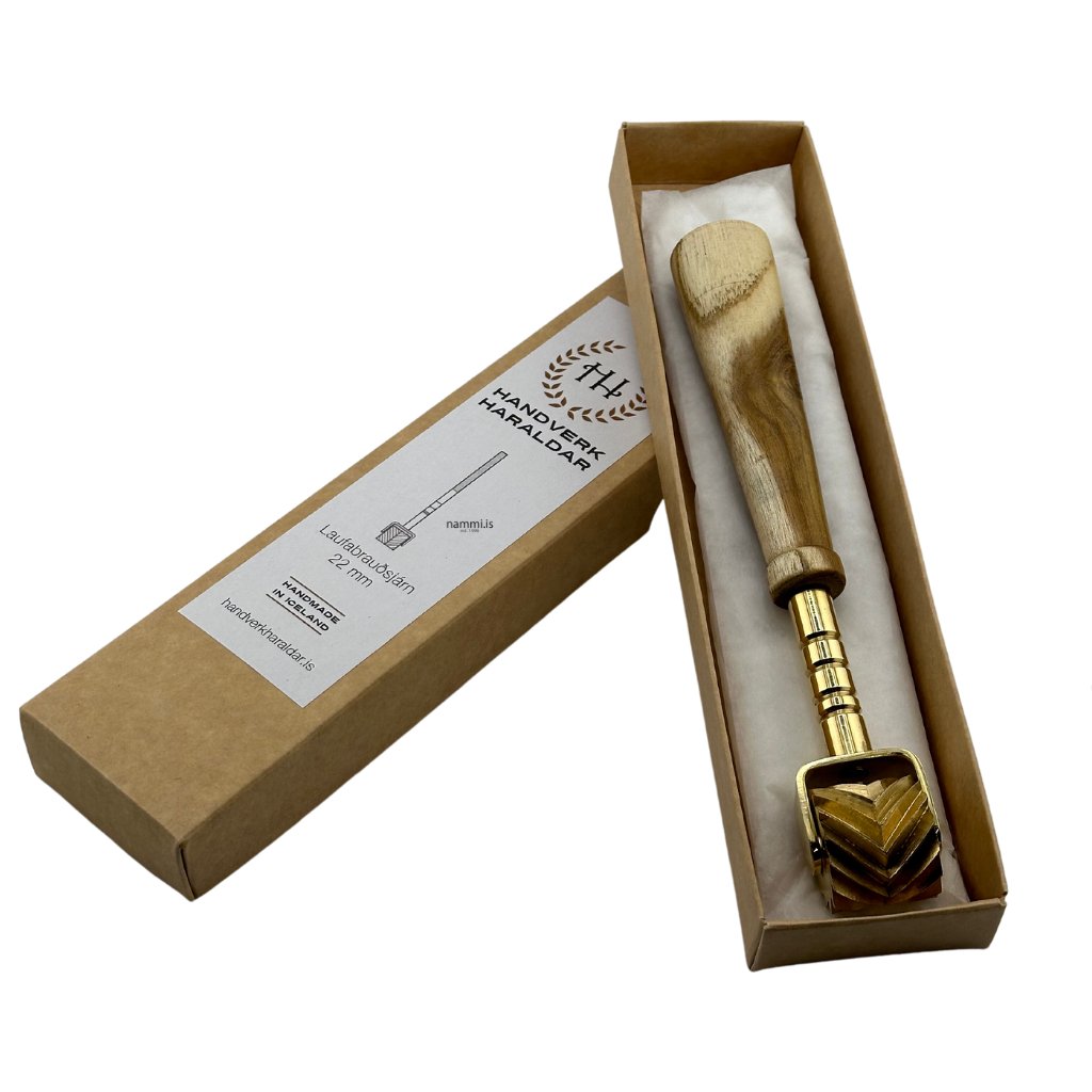 Leaf Bread Iron (Laufabrauðs járn) 22 mm / wood 3 - nammi.is